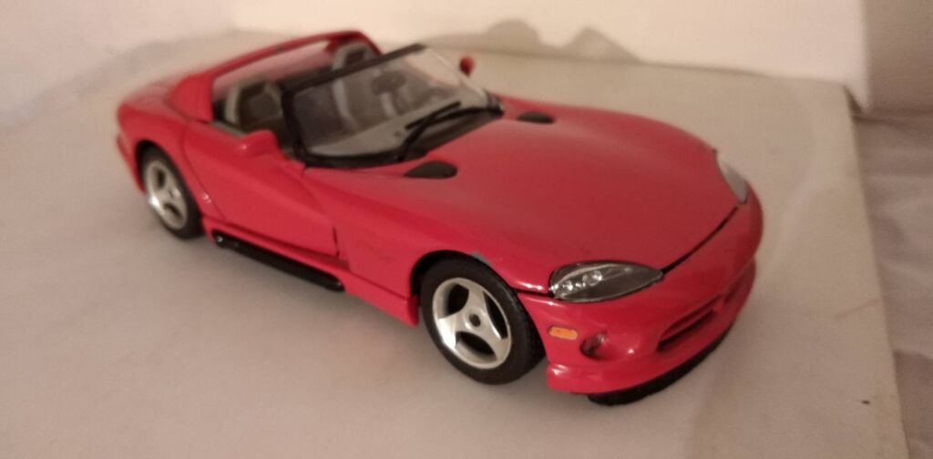 Burago Dodge Viper, Italy, 1:24 malo izgreban