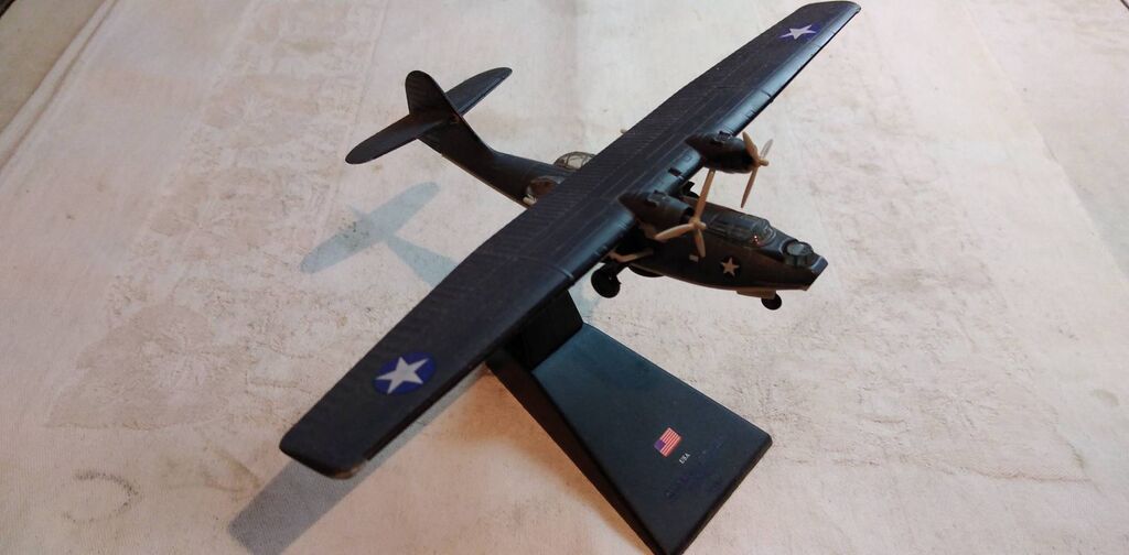 Avion Amercom 1:144 Consolidated PBY-5 Catalina, fali antena, postolje