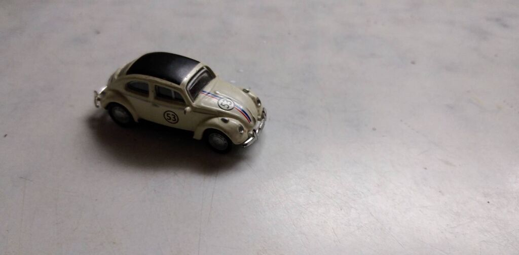 Schuco VW Beetle Herbie ocuvan,odlomljen deo branika(Treba zalepiti)