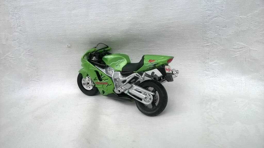 Motor maisto kawasaki ninja zx12r, solidan