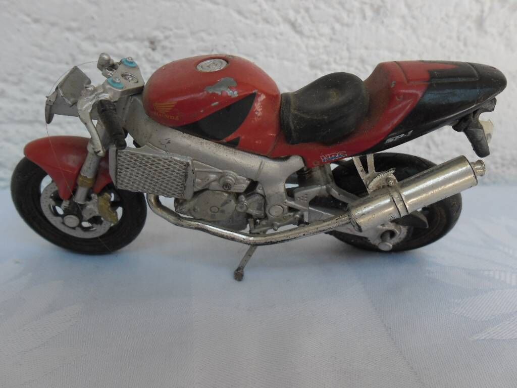 Motor honda sp 1 hrc,1:18(fali oklop,sedlo nij