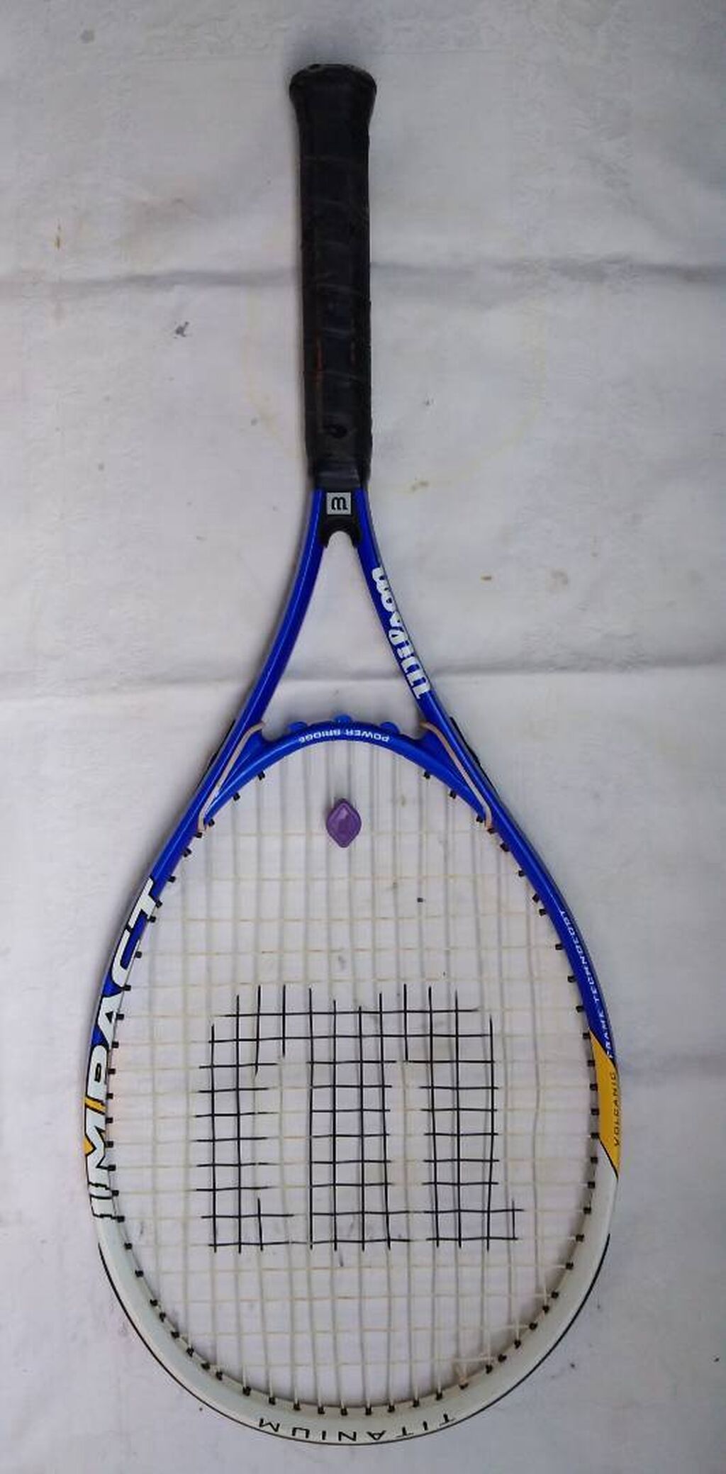 Tenis reket Wilson Impact Titanijum 309 gr.povrsina glave oko 725 cm2
