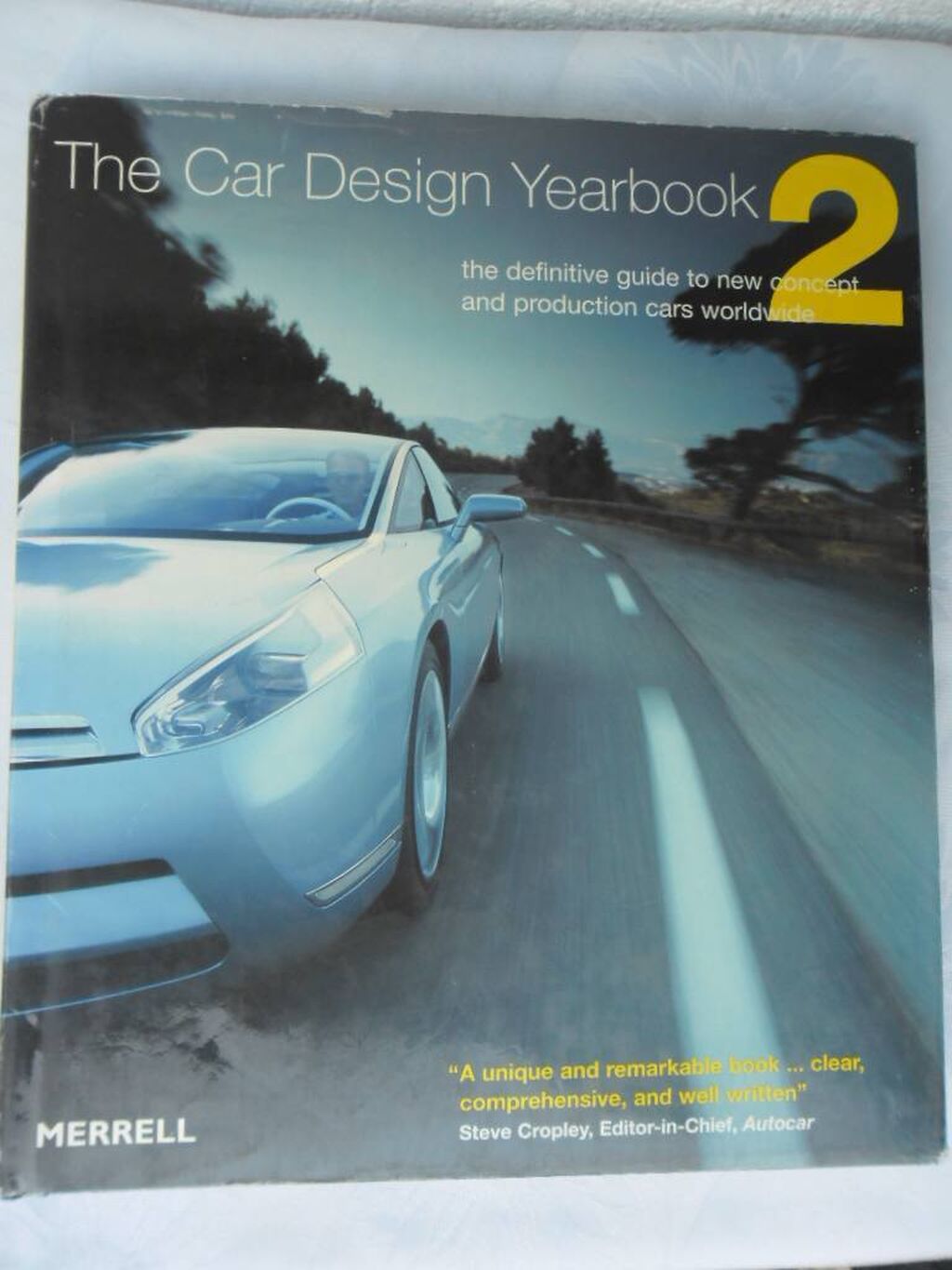 Knjiga: The Car Design Yearbook 2, ISBN 1-8-2, 2003. god