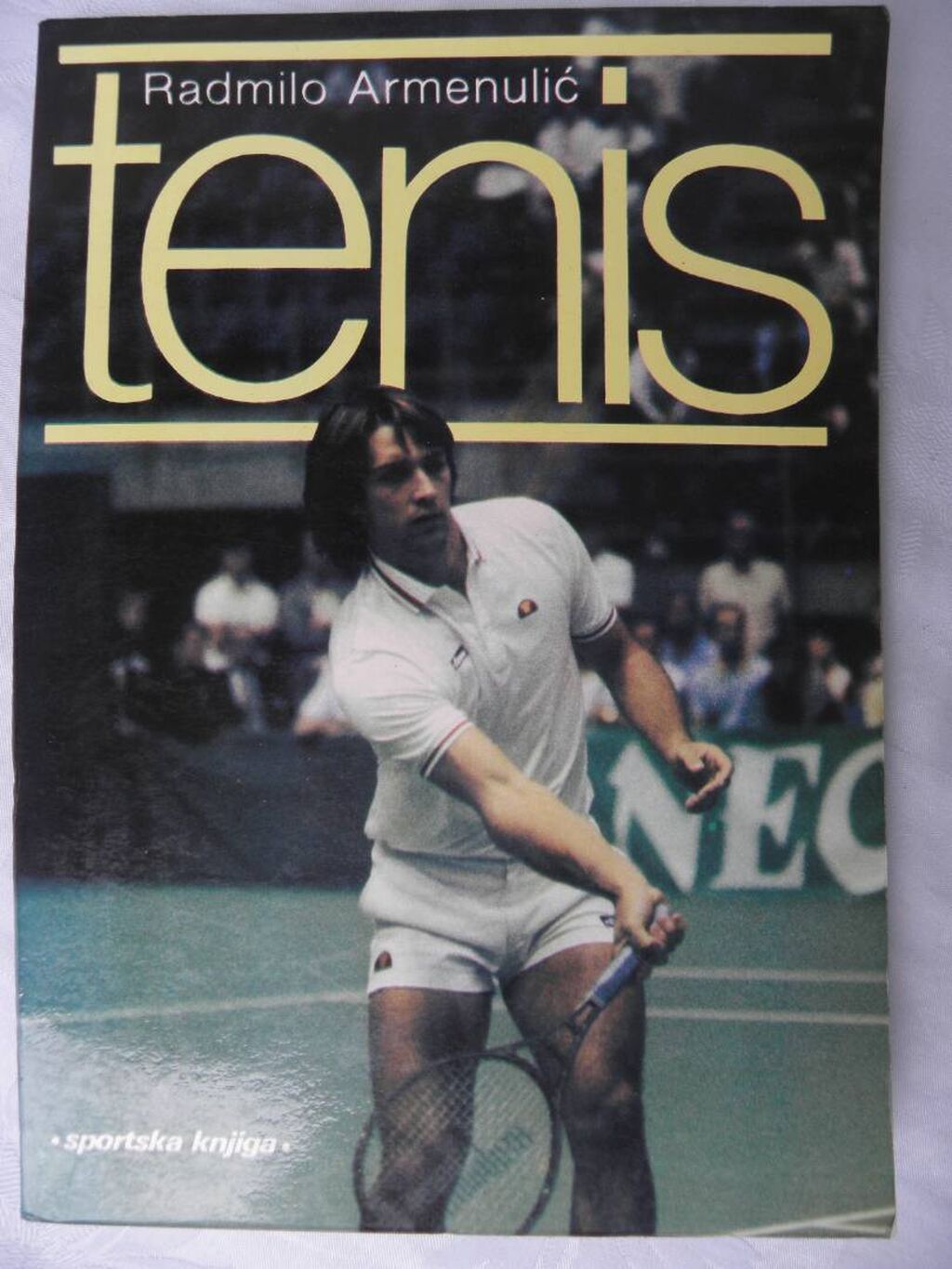 Knjiga:Tenis, autor: Radmilo Armenulic, 1985. god. YU ISBN 86--6