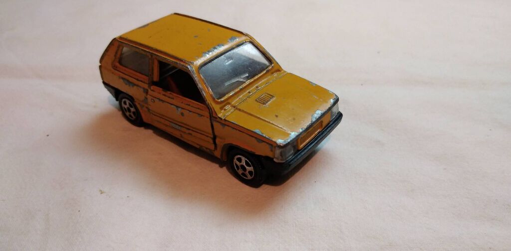 Hot Wheels Mattel Fiat Panda, oko Italy, izgreban, fali inst.tabla i
