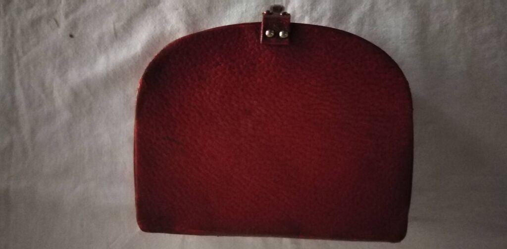 Starinska kozna kutija za konce i igle, ocuvana