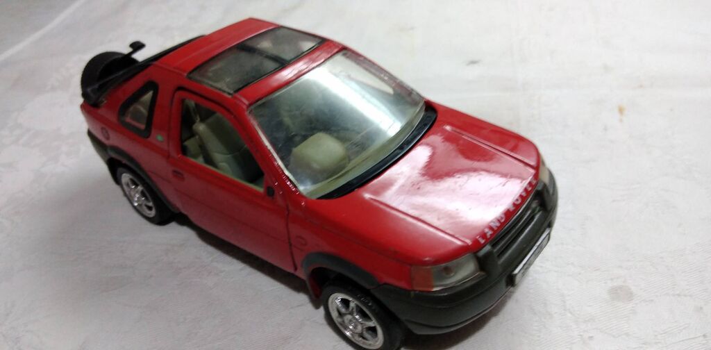 Welly Land Rover Freelander, 1 /24, tockovi nisu original