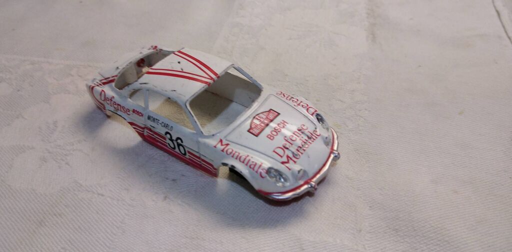 Autic Renault Alpine A110, oko China,samo gornji deo