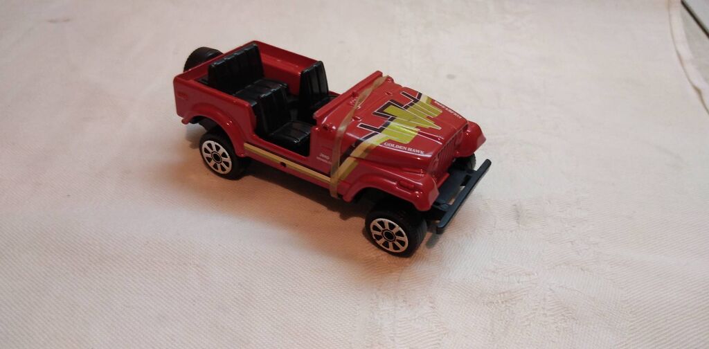 Burago Jeep Wrangler 1:43 China,fali staklo