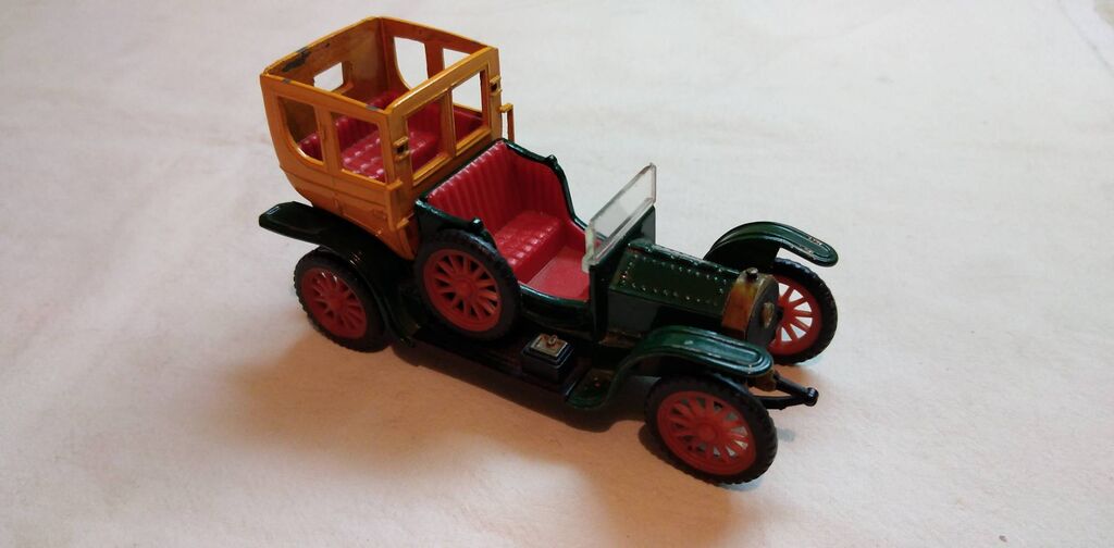 R.W.Modell Mercedes 1905,oko 1:43 (9,8 cm.),fali krov,volan,farovi,1