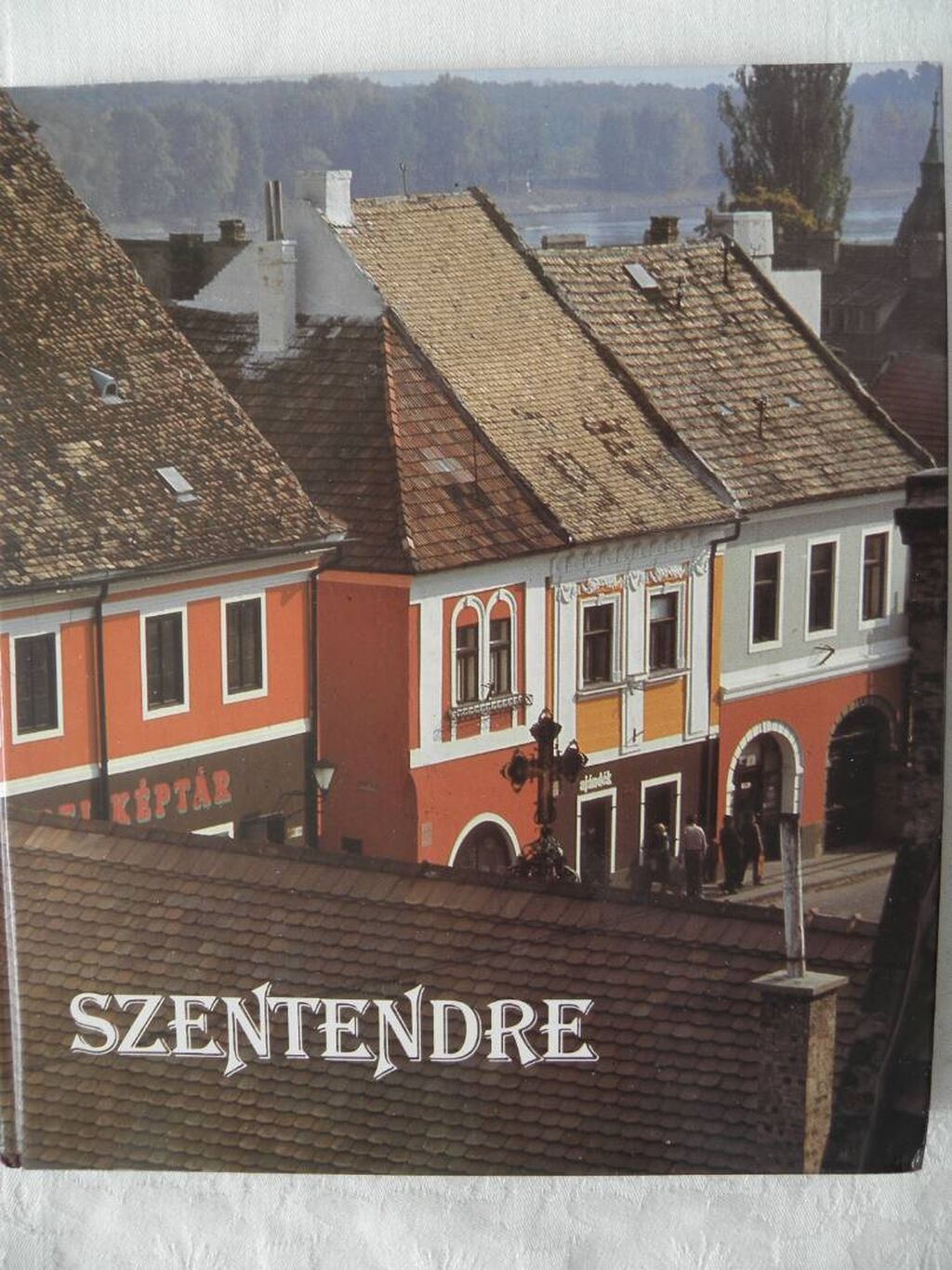Knjiga: Szentendre (Sentandreja),1987.,98 str.,engl