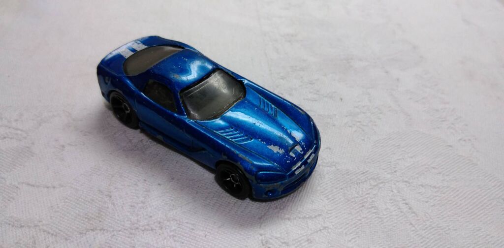 Hot Wheels Dodge Viper 2005,oko Malaysiaa,izgreban