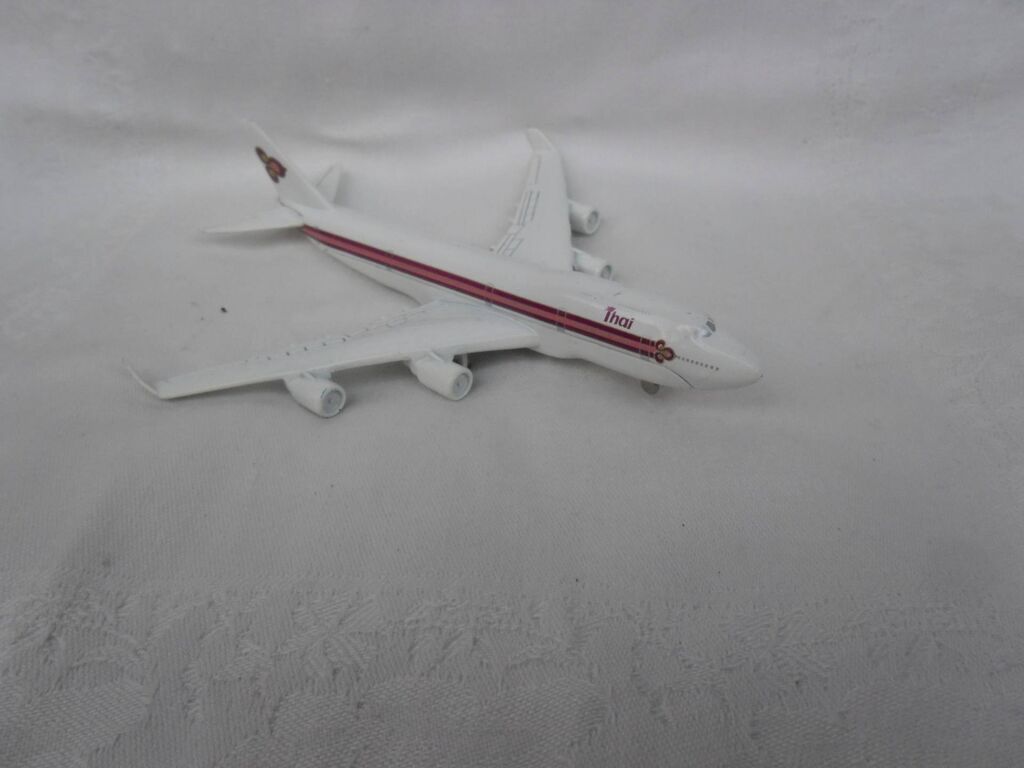 Avion H-T Boing 747 400,16 cm, metalni, malo oštećeno z.levo krilce
