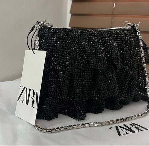 Zara crna torbica sa strasom