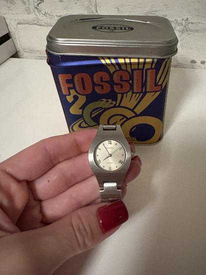 FOSSIL sat kao nov