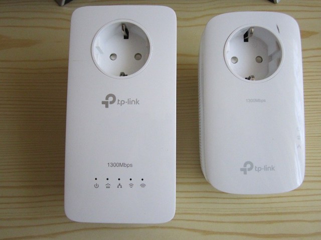 Powerline TP-LINK AV1300 sa WiFi - INTERNET PREKO STRU