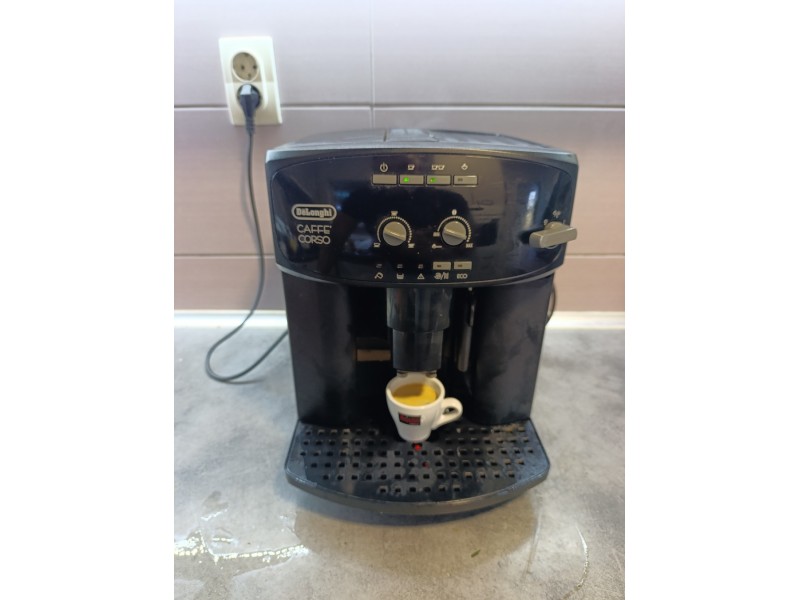 Automatski espresso aparat Delonghi Cafe Corso Black