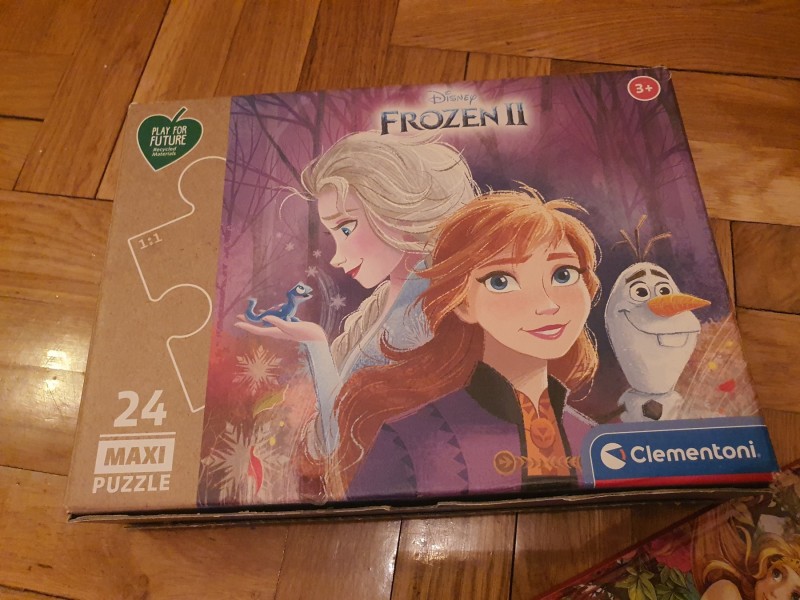 Puzzle i knjiga o princezama