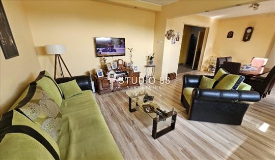 Zrenjanin, 4. Juli, Stan, 3.0, 79m2