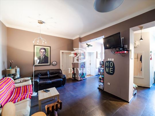 Elegantan 4.0 salonski stan u Nušićevoj ulici 81m2