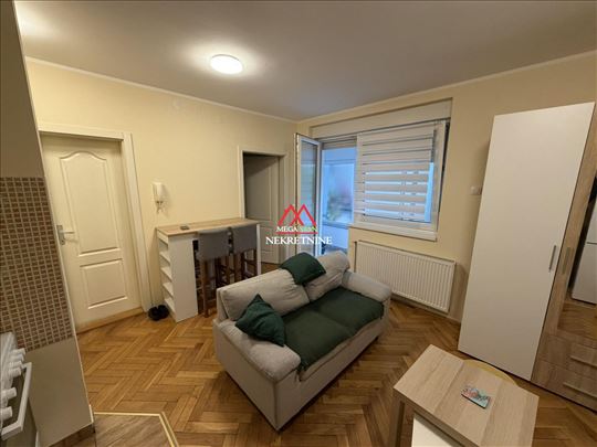 Jednoiposoban stan - 35m2 - Sajmište