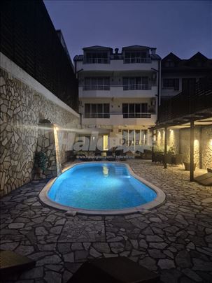 Ekskluzivni Duplex sa bazenom-Dedinje, 160m2