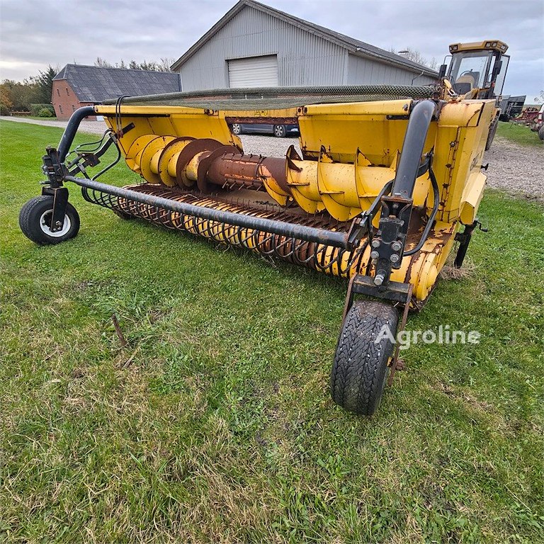 Prodaje se New Holland FX40 sakupljač otkosa na aukciji