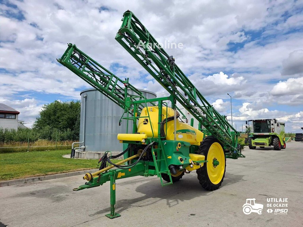 John Deere 724 vučena prskalica
