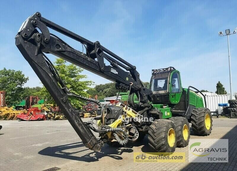 Prodaje se John Deere 1270 E harvester na aukciji