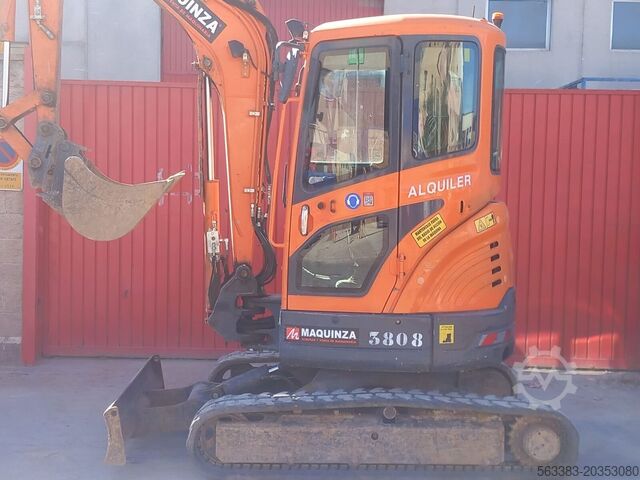 Mini bageri
Doosan DX35Z