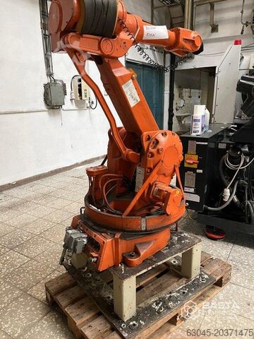 ABB IRB2400 M2000 robot iz 2001. godine (SN 24_20596)
ABB IRB2400 M2000