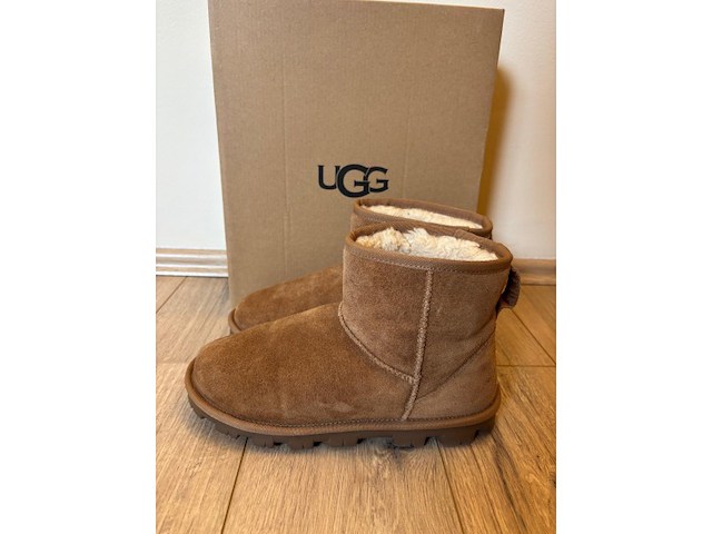 UGG čizmice