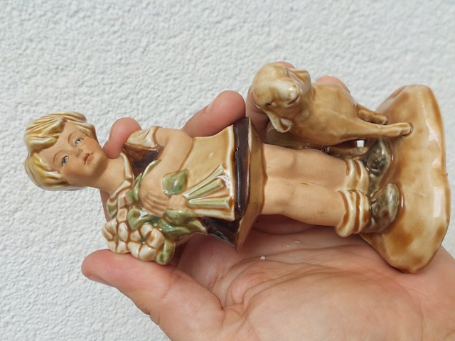 ETNO FIGURA VINTAGE PRELEPA KERAMIKA