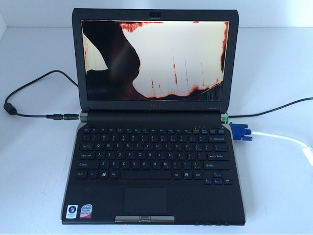 Sony PCG-4Q4L (VGN-TT190) za delove