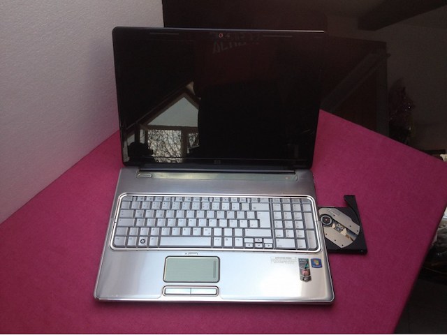 HP Pavilion dv7 laptop za delove