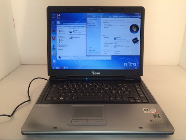 Fujitsu Siemens Amilo Xi2428 ispravan