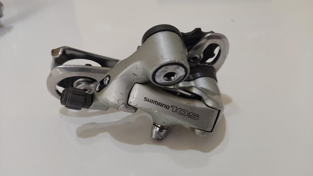 Shimano 105 3x8s Triple zadnji menjac