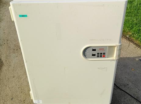 Sanjo CO2 laboratorijski inkubator model - MCO-17A Verified seller