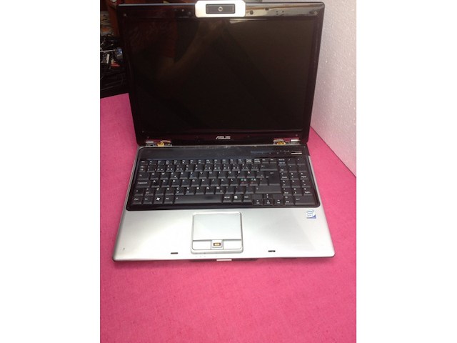 Asus X56V neispravan laptop za delove