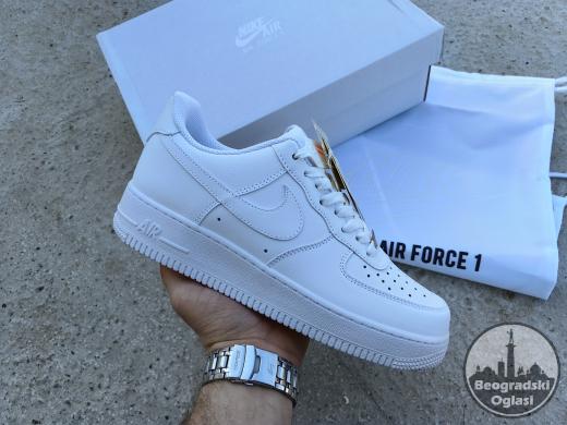 Nike Air Force 1 Triple White