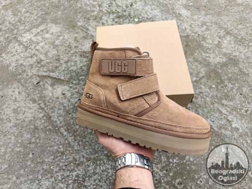 UGG Classic Mini