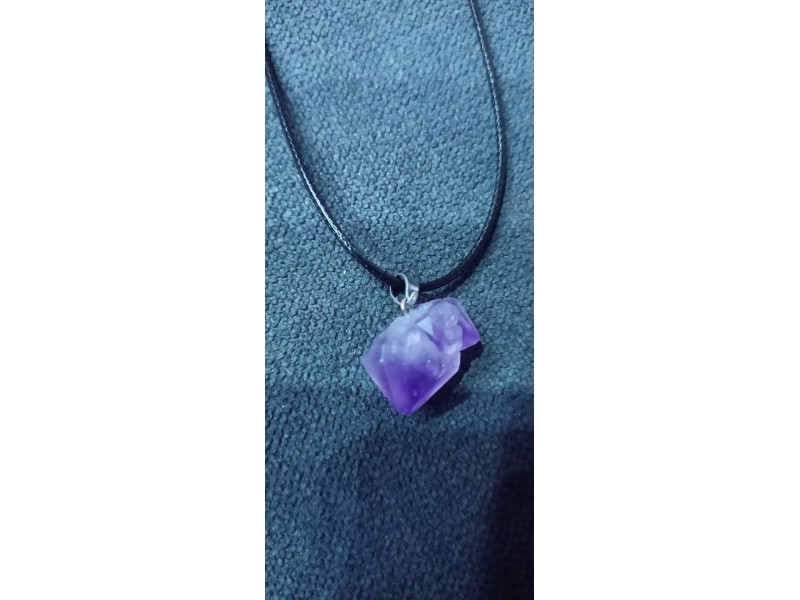 Amethyst privezak i ogrlica NOVO