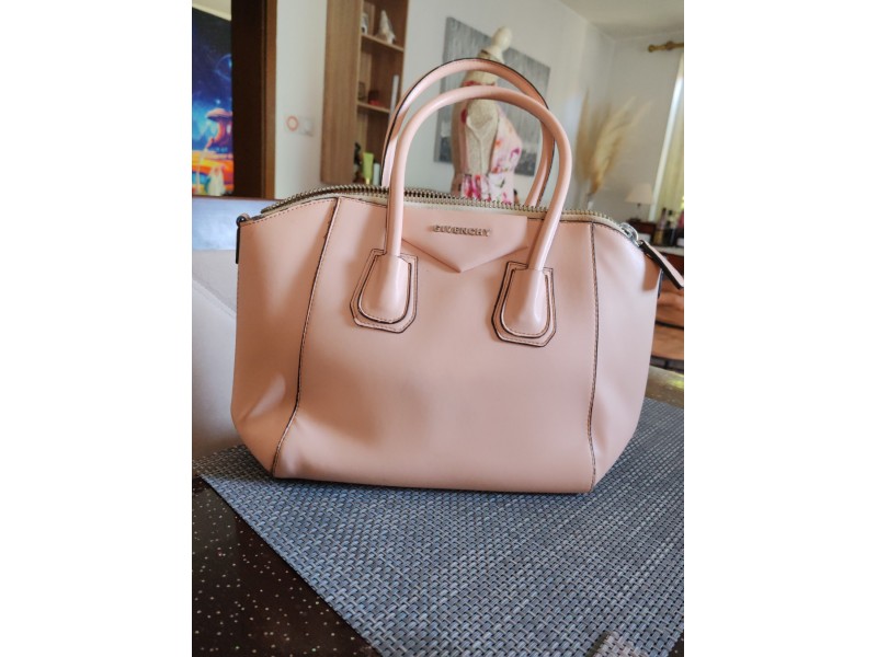 GIVENCHY torba nude roze