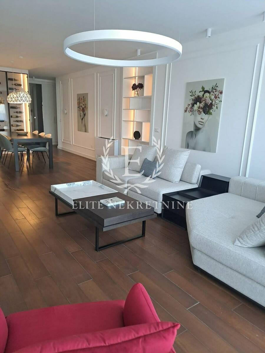Luksuzan penthouse Vracar,2 garazna mesta