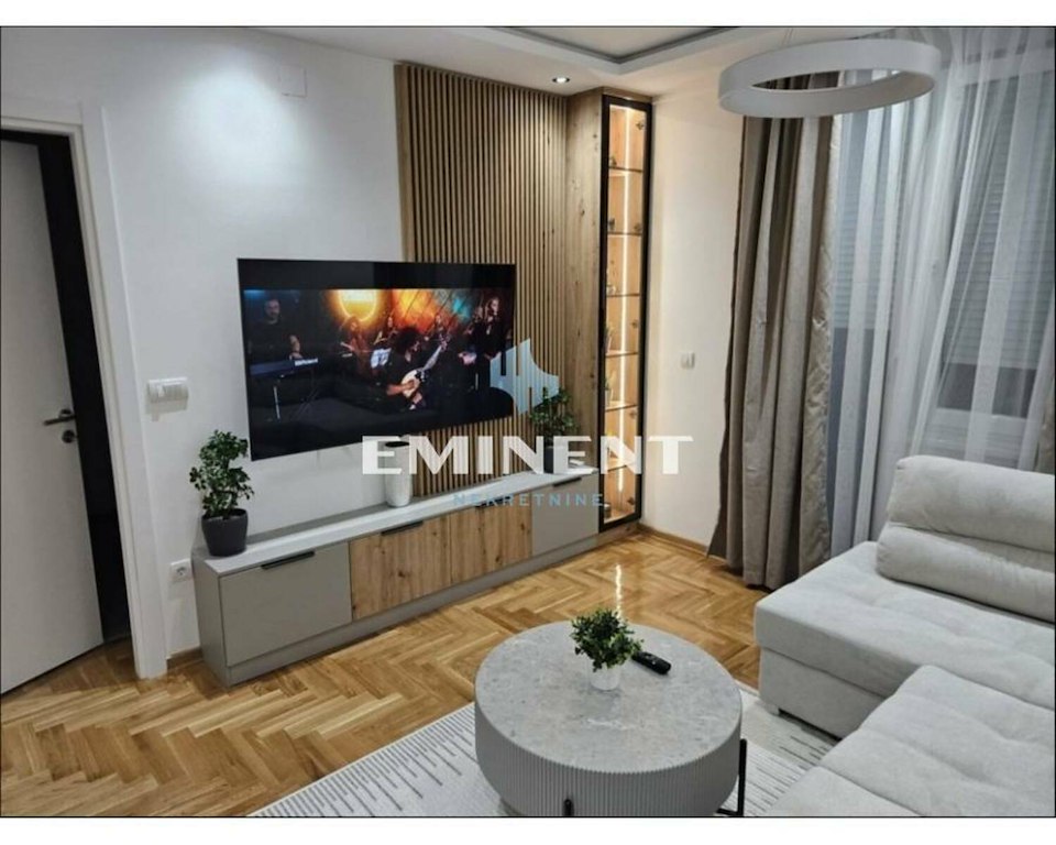 Voždovac, Banjica, Radomira Markovića, 1.5, 45m2, 750 EUR