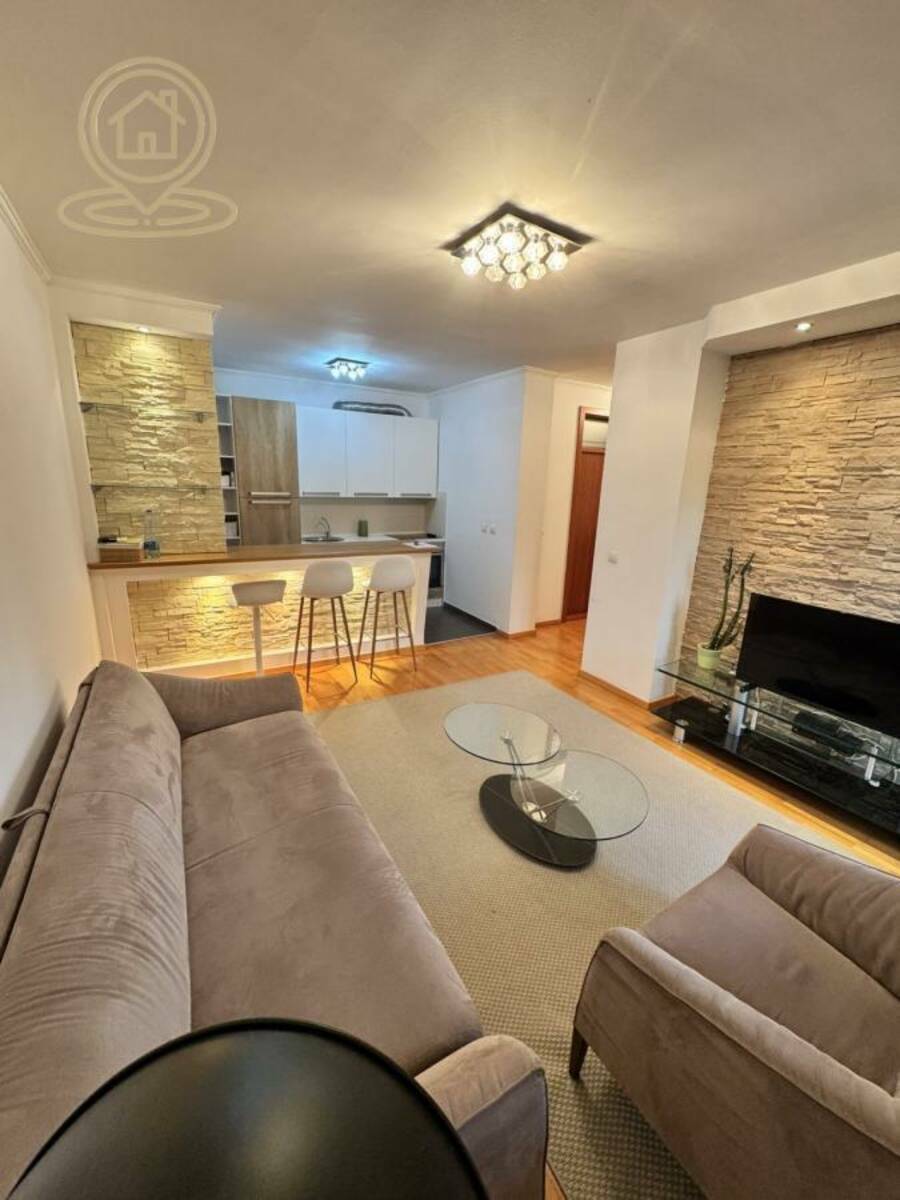 Izdaje se dvosoban stan - 53m2- Centar