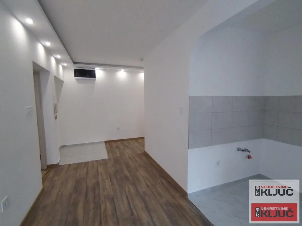Prodaja, dvosoban stan, 58m², Detelinara, Novi Sad Sve Podlokacije