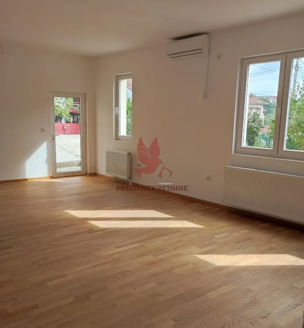 Prodaja, četvorosoban stan, 78m², Mladenovac, Beograd