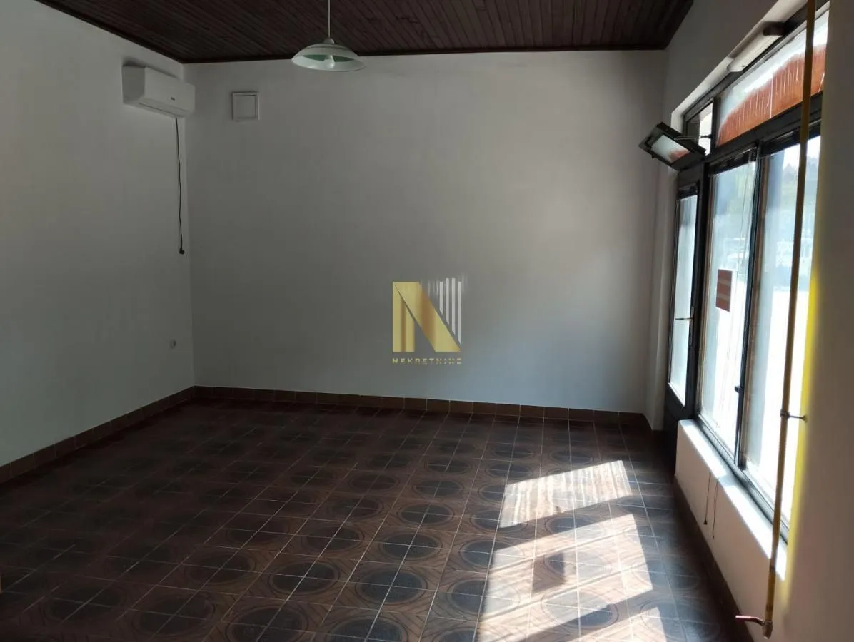 Izdavanje, poslovni prostor, 29m², Telep, Novi Sad Sve Podlokacije