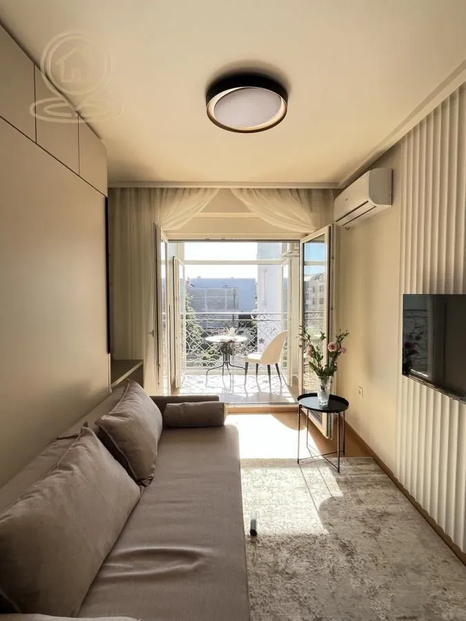 Izdavanje, garsonjera, 30m2, Centar, Novi Sad